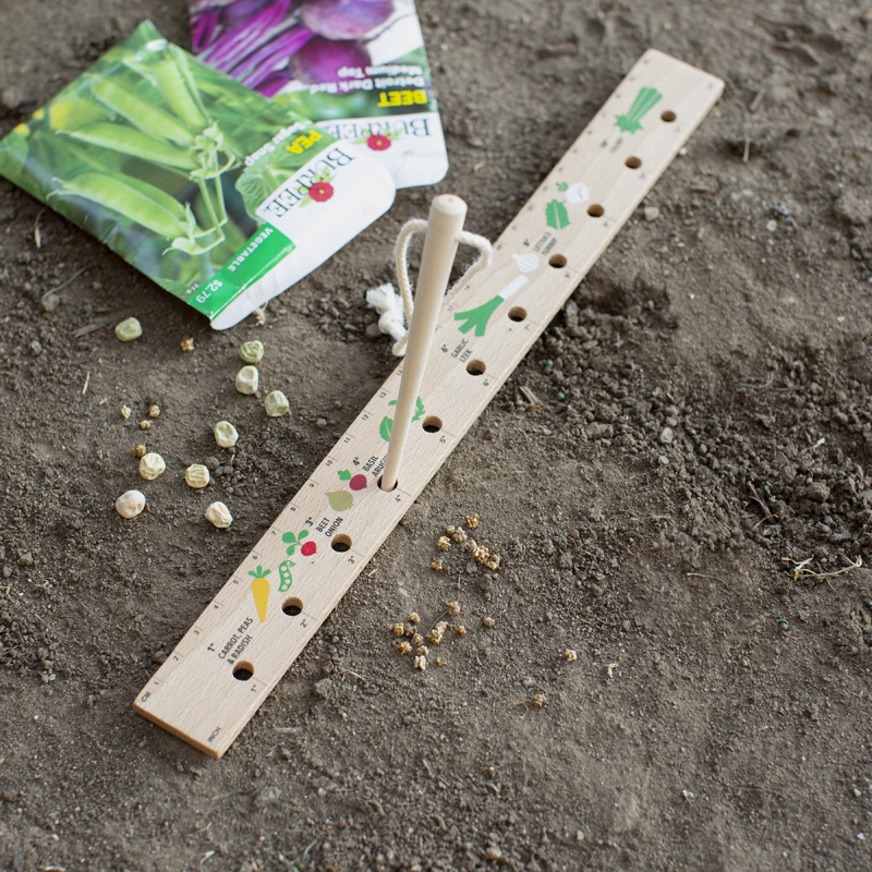 +D2 · HERRAMIENTA SEMBRAR EN EL JARDÍN